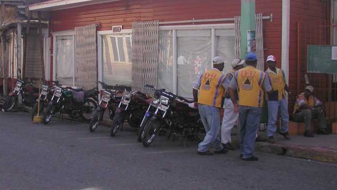 INAUGURAN PARADAS MOTOCONCHOS EN MAIMÓN - Puerto Plata Digital