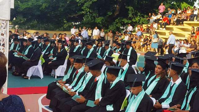 Realizan graduación de bachilleres en el centro educativo Antera Mota ...