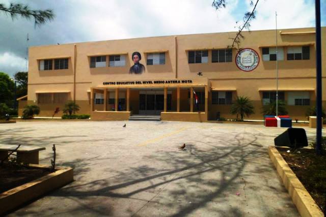 Centro Educativo Antera Mota realiza segunda graduación de bachilleres ...